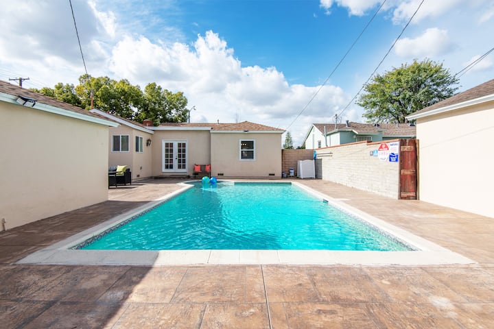 Spacious 4br/3ba Haven With Pool + Private Patio - Burbank, CA