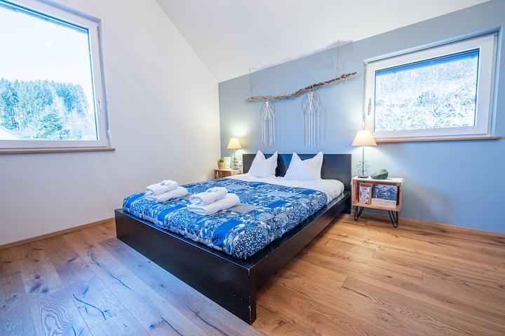 "The Blue Room" +Private Bathroom @Thebarnsalzburg - Salzburg