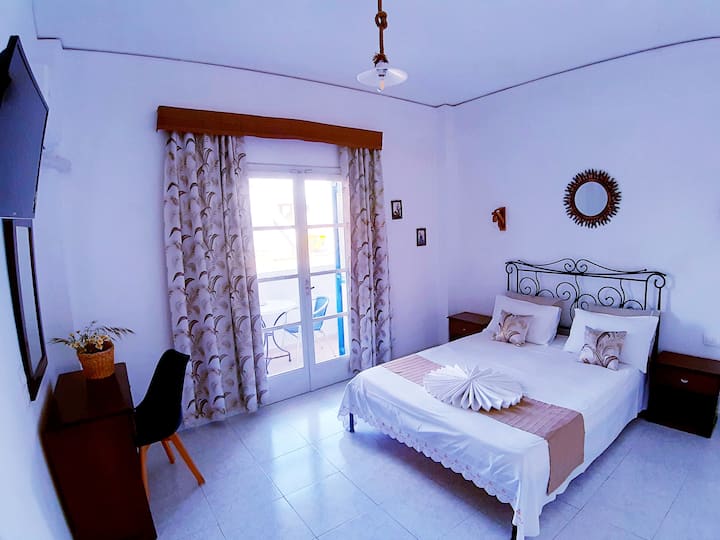 Atalos Suites Oικογενειακή σουίτα για 4 με πρωινό - Santorini