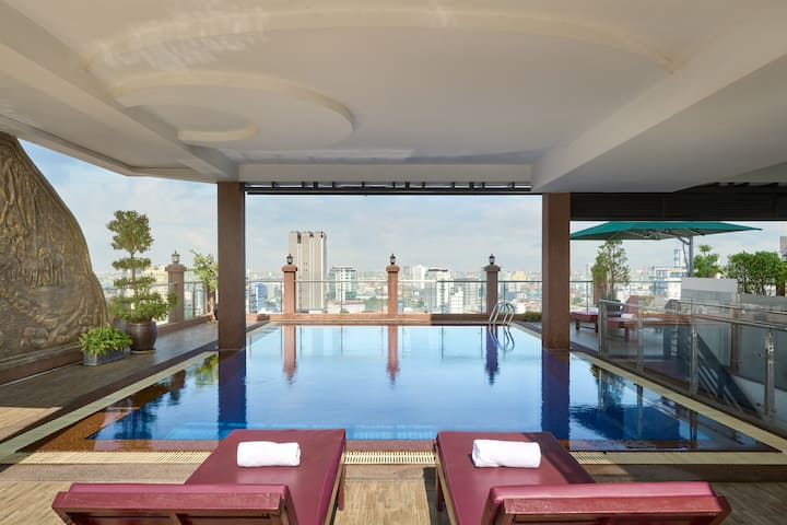 Enjoy In This Russian Market Penthouse 178m2 - Phnom Penh