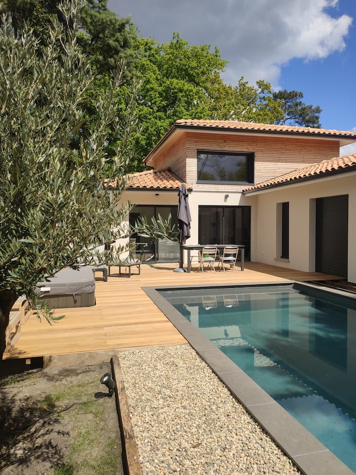 Piscine-jaccuzi-calme-confort - Andernos-les-Bains