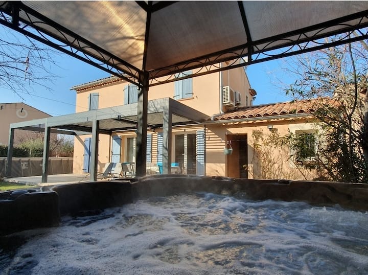 Maison En Provence Avec Jacuzzi - Pertuis