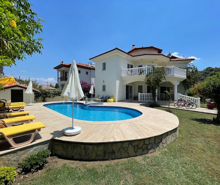 Dalyanda Muhteşem Manzaralı 4 Yatak Odalı Villa - Dalyan