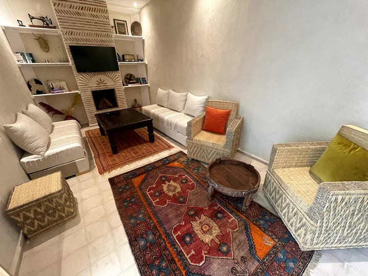 Riad212. 5 Bedrooms, Breakfast, Wifi, Plunge Pool. - Morocco