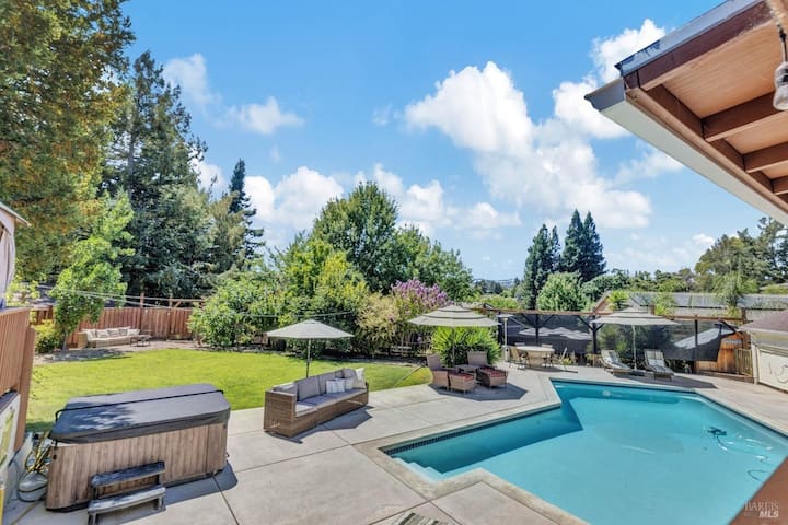Luxury 5br Home | Pool Hot Tub | Near Dwntwn Napa - Napa, CA