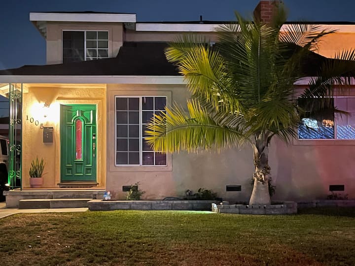 Spacious Near Disney (4 Miles) - Family Friendly! - Fullerton, CA