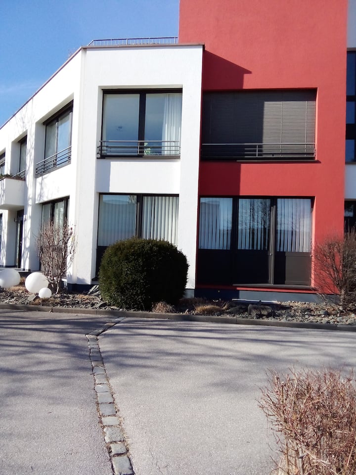 Virginie Apartments - 145 Qm Mit Balkon, Parkplatz - Augsburg