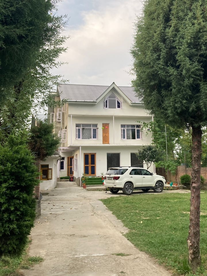 Welcome To Walk Inn Sleep. - Srinagar