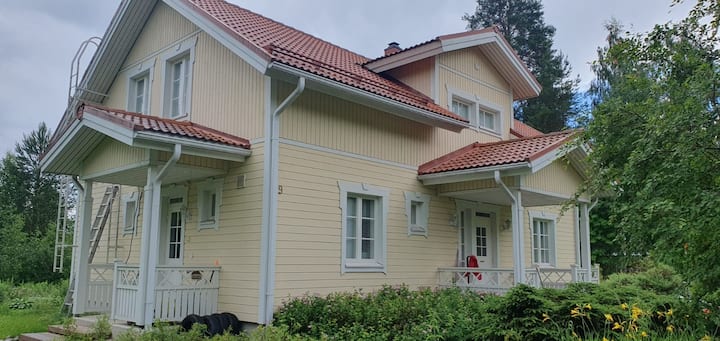 Villa Koivurinne. Omakotitalo Järvinäkymällä! - Uurainen