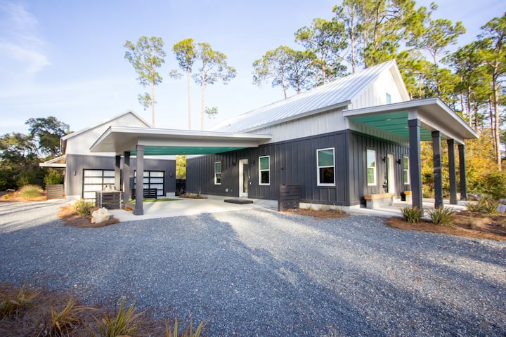2-min To Beach! 3,800sqft Sleeps 16! Dog Friendly - Ochlockonee River State Park, Sopchoppy