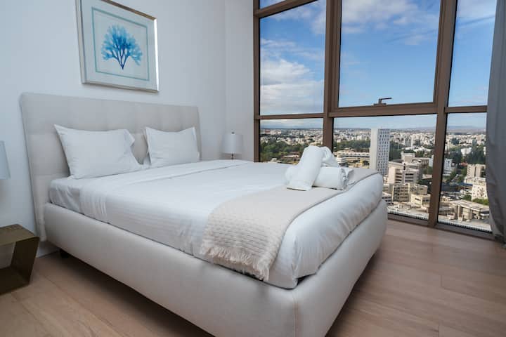 Wealthystays Nicosia Heights, Gym & Pool - Никосия