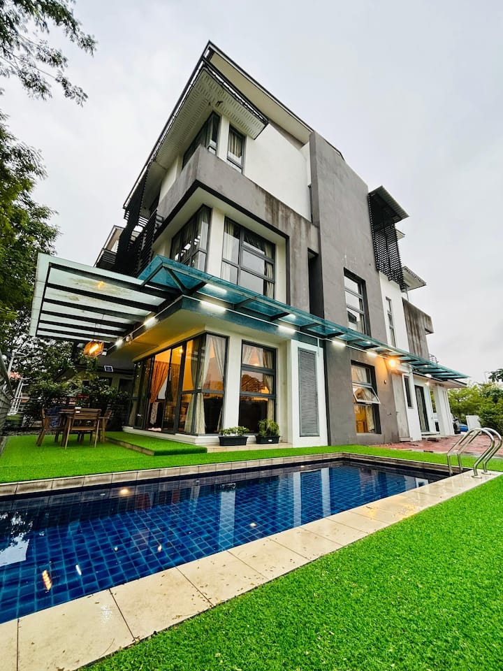 Banglo 5r5b Short Term Rental 25+ Pax Private Pool - Cyberjaya