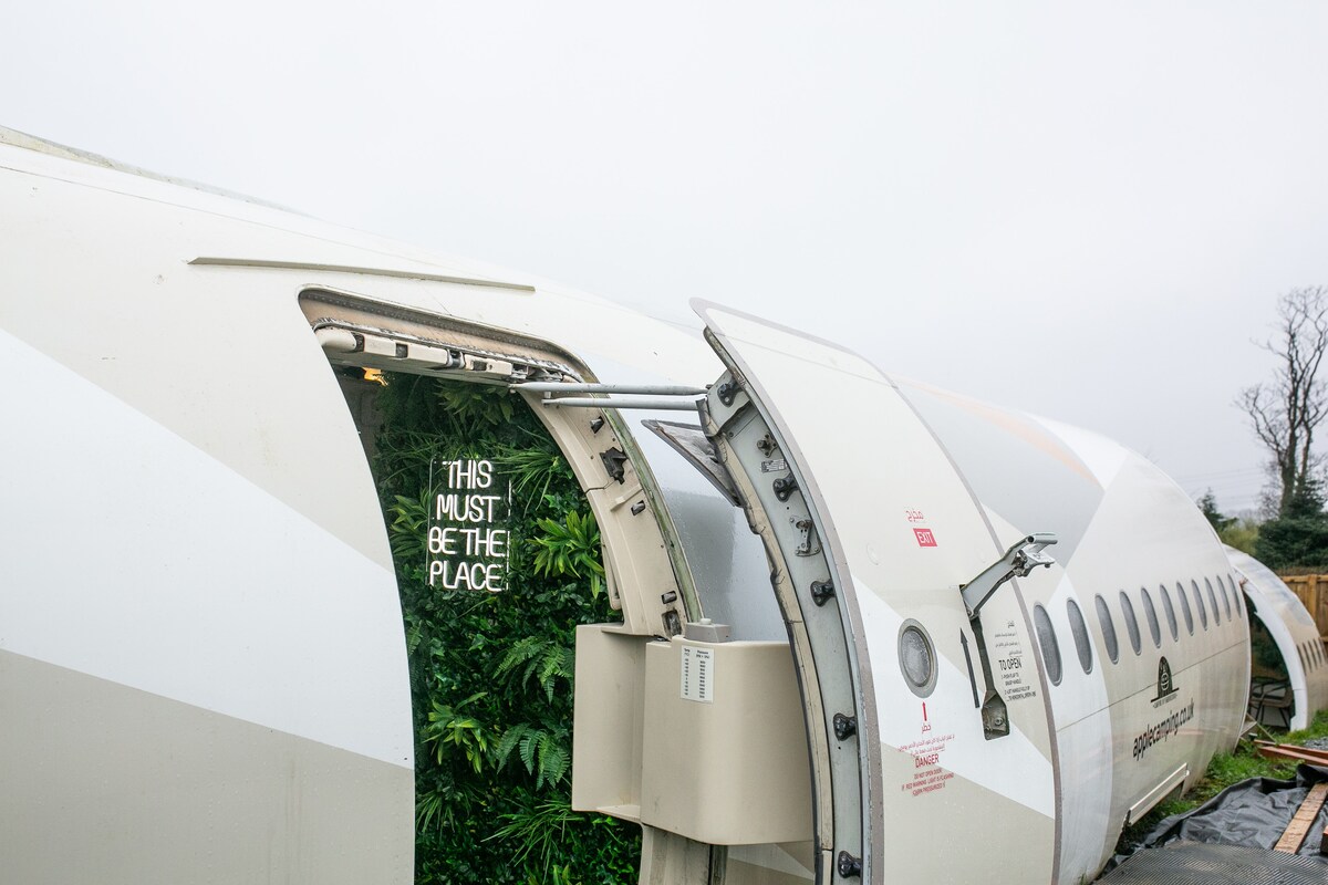 Airbus A320 privé · Jacuzzi · Séjour de luxe - Airbnb