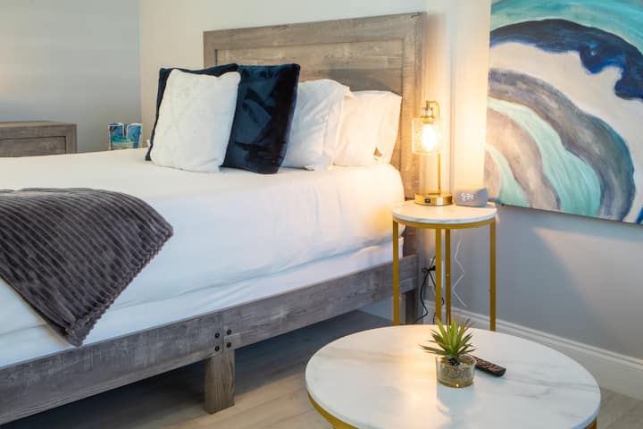 Stylish Boutique Hotel - Oceano Suites - Daytona Beach, FL