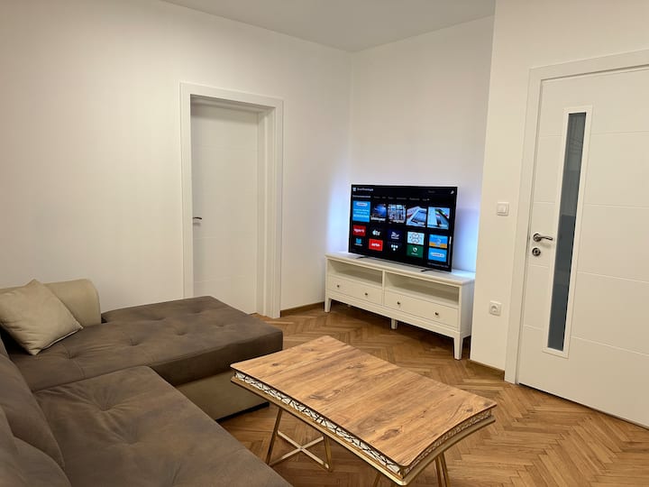 Romantic City Central Apartment - Varna