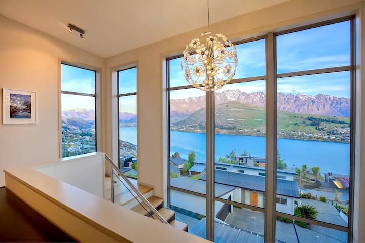 Vistas Paradise - Spacious Dual Livings With Spa - South Island