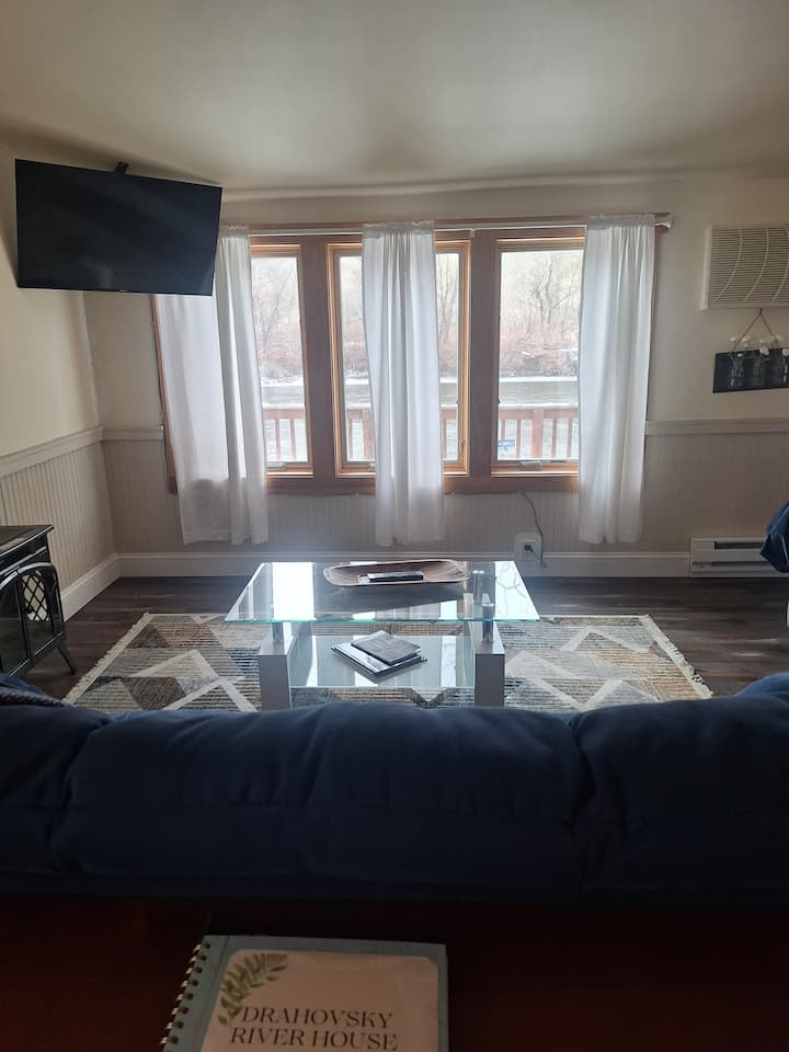 River Front Cottage - Easton, PA