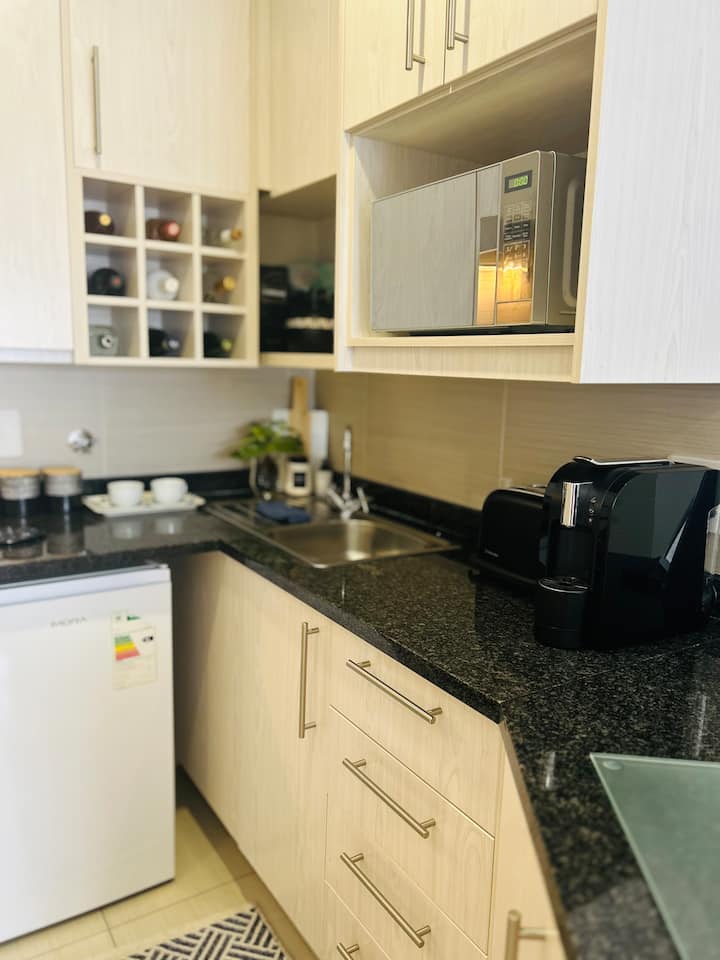 Lovely Apartment In Roodepoort - Krugersdorp