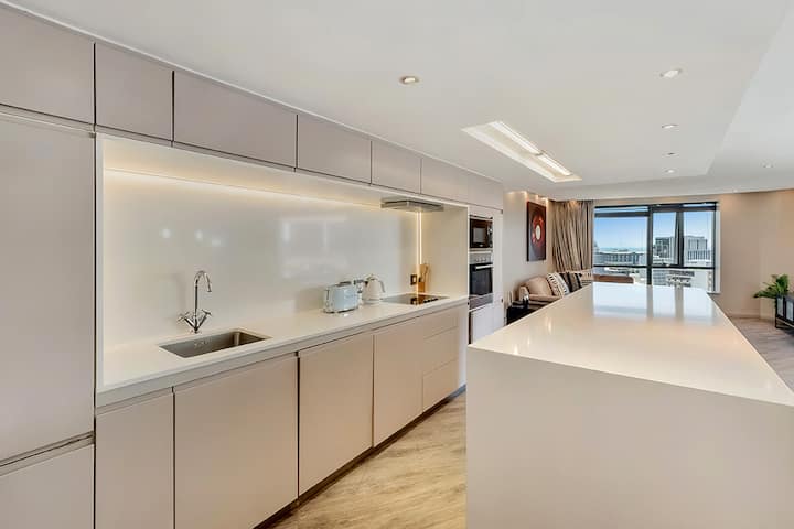 Penthouse Cbd Lux 2bed Ensuite With Harbour Views - Le Cap