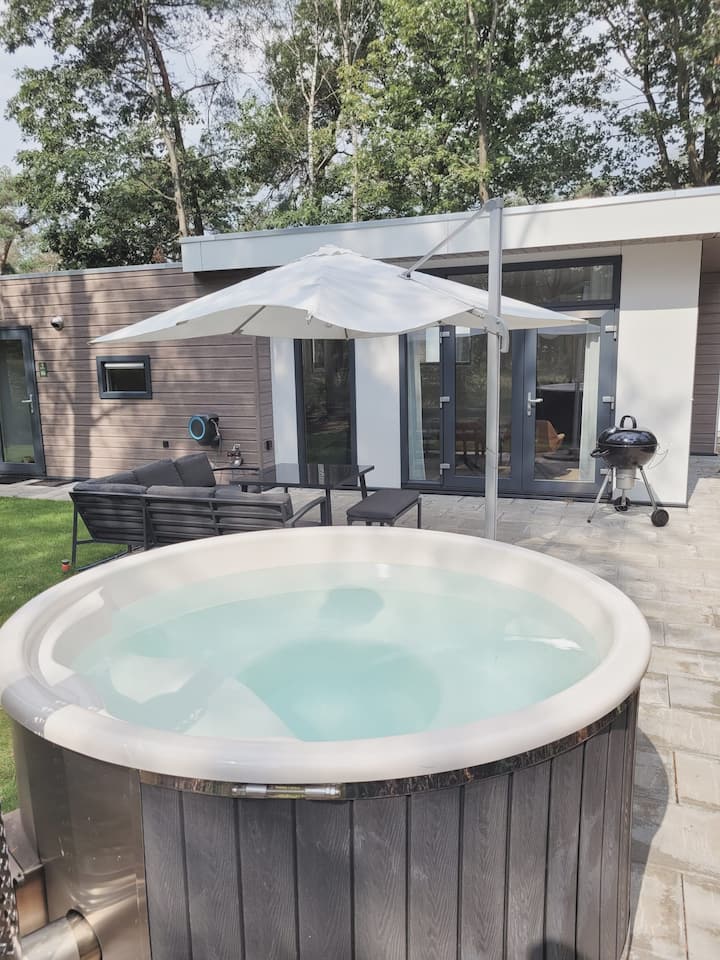 Sallands Chalet With Wood-fired Hot Tub And Sauna - Niederlande