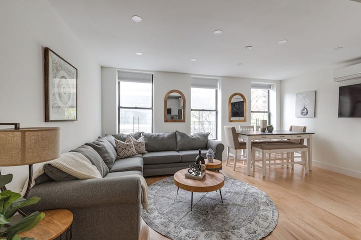 Spacious 4 Bedroom Midtown West - New York City