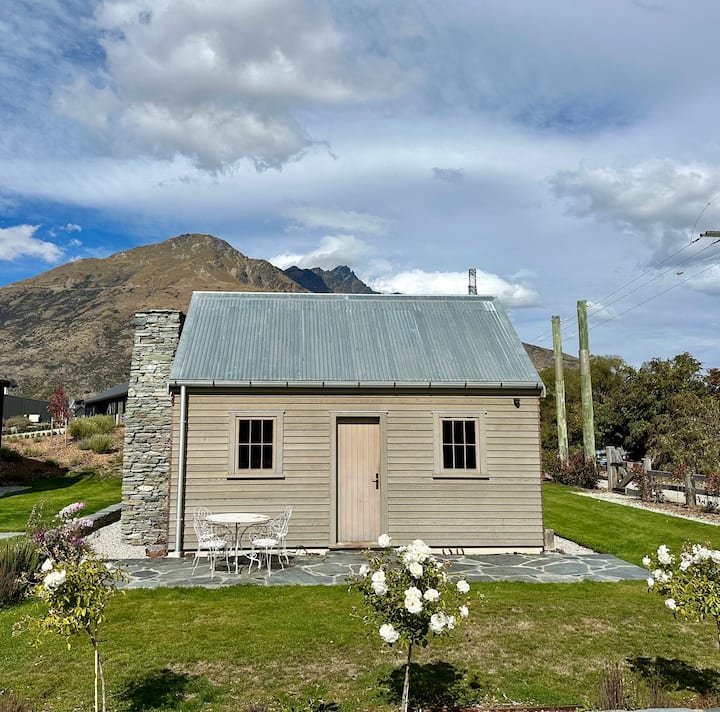 Historical Hicks Cottage - The Remarkables Ski Area