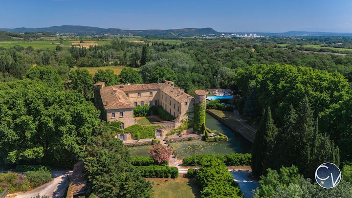 Superbe Appartement Dans Château Avec Piscine - Bagnols-sur-Cèze