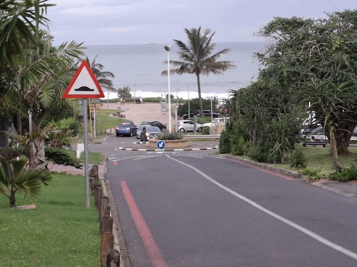 Close To Sea: Sea Facing En-suite Room In House - Umhlanga