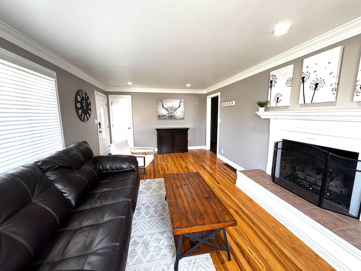 Entire Home -Quiet Neighborhood-near Slc - West Valley City, UT