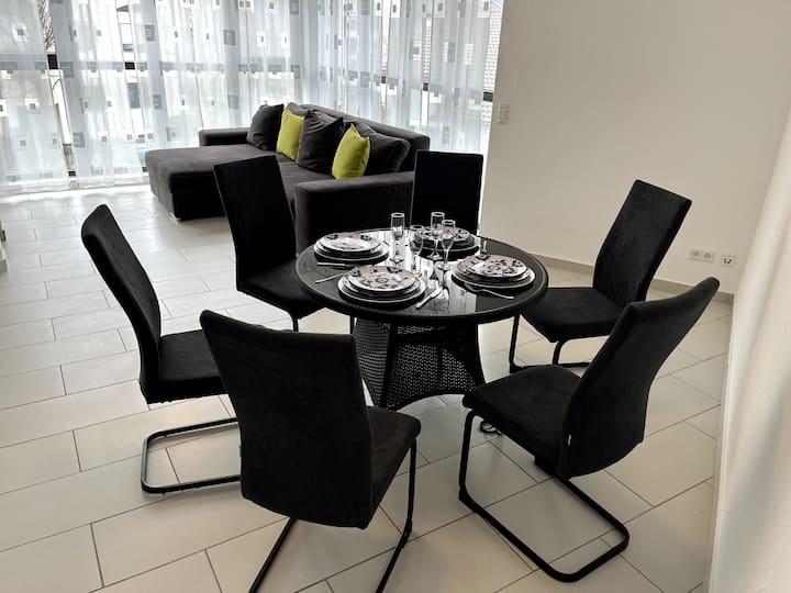 Helle 4,5 Zimmer Wohnung - Leonberg