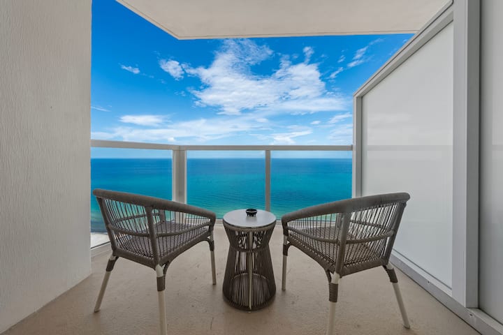 Junior Suite Direct Ocean View Fontainebleau - Miami Beach, FL