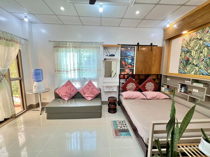Airconditioned Studio Unit Wgv1 With Balcony - Malaybalay