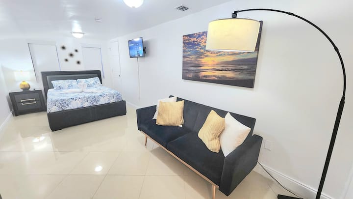 Cozy Private Studio Well Located In Hollywood, Fl - Aventura, FL