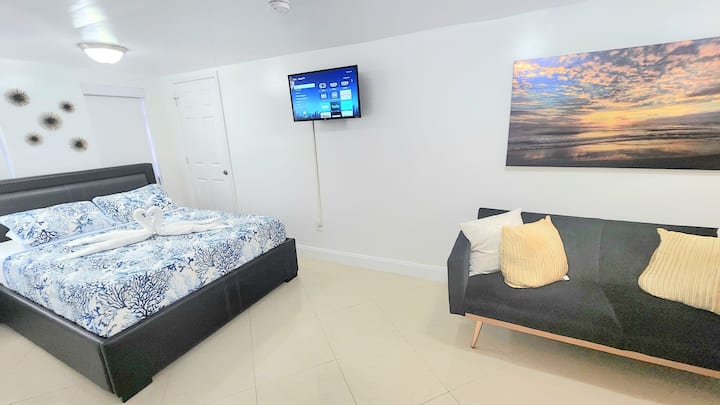Cozy Private Studio Well Located In Hollywood, Fl - Miami Gardens, FL
