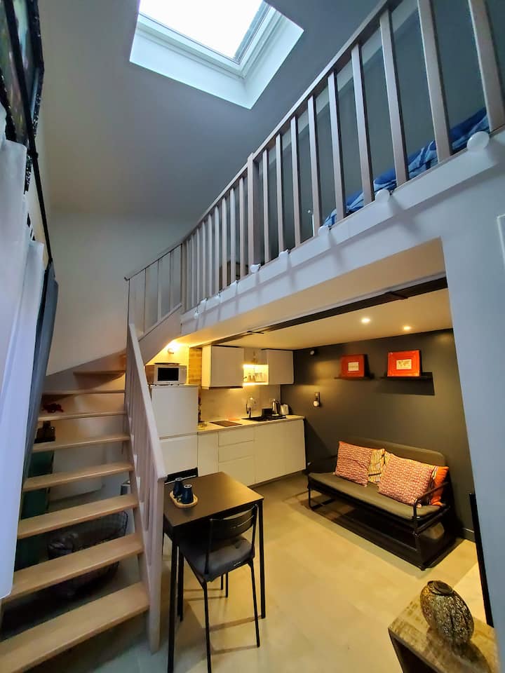 Petit Loft Et Terrasse Aux Lilas  à 4 Mn Du Métro - Brochant - Paris