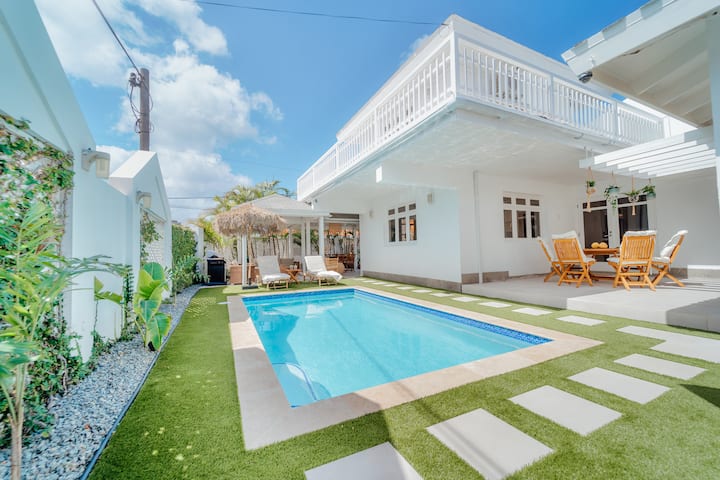 Palm Beach Luxury Boho Villa • 6br • 2 Pools - Aruba