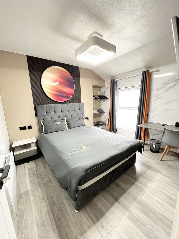 Modern Welsh Space - Holiday In Wales -Whole House - Pembrokeshire