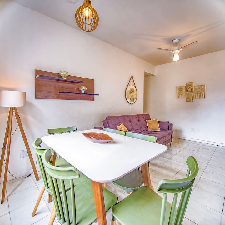 Praia Do Forte Com Varanda, Localização E Conforto - Cabo Frio