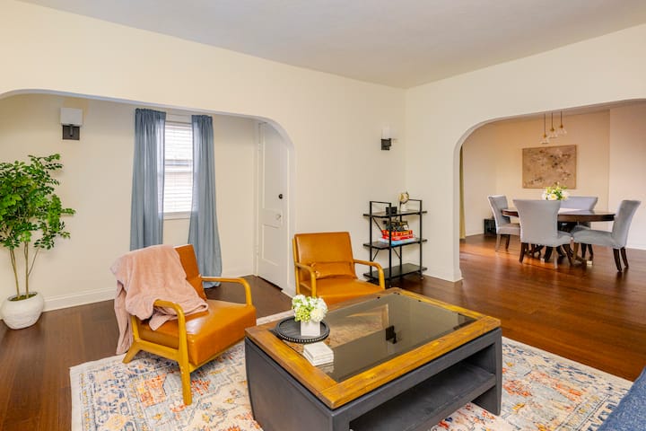 Historic Gem Mins 2 Dwntwn, Mrkt, Trls/arcde/2 Kng - Cleveland, OH
