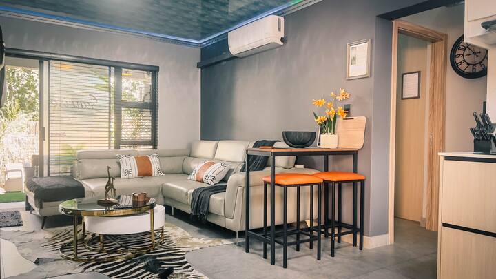 Air-conditioned, Self-catering Apartment-or Tambo - Benoni