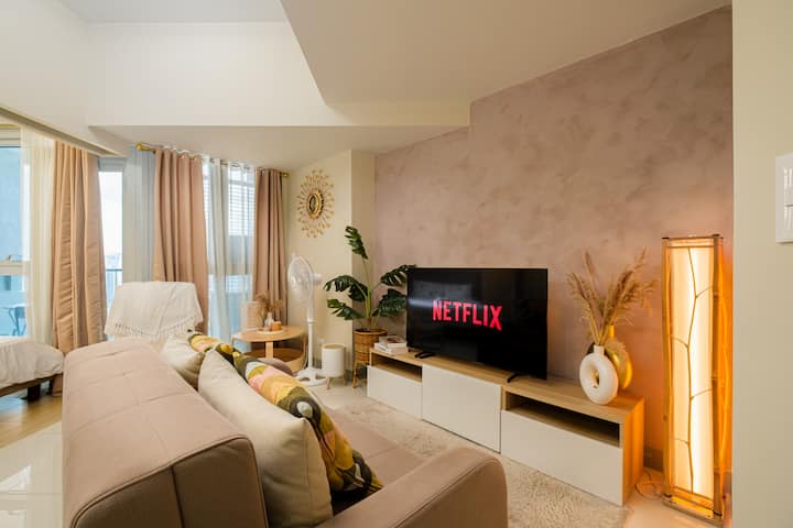 Trendy 1br W/washer @ Uptown Bgc - Philippines