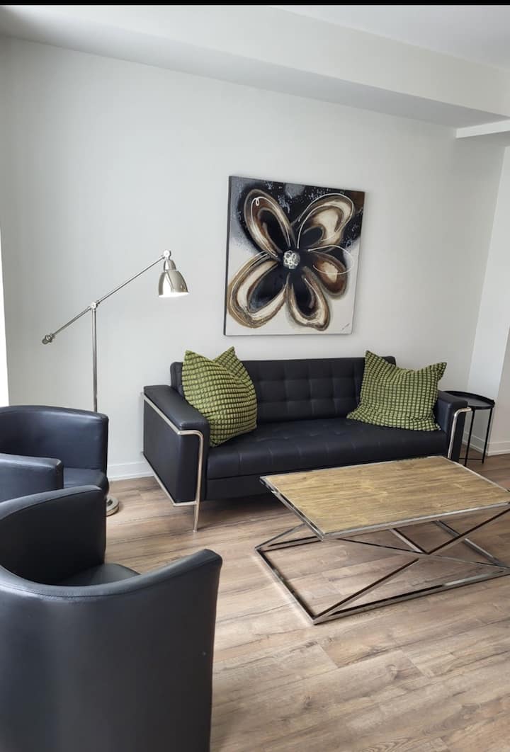 Cozy Executive - Oakville