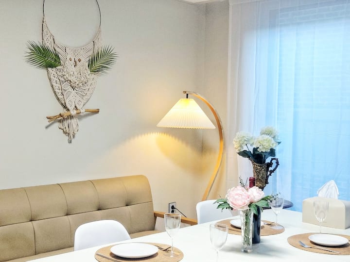 [New]신축*증산역도보5분*3룸2욕실*엘리베이터*무료주차*신촌홍대마곡dmc인천공항서울역 - Seoul