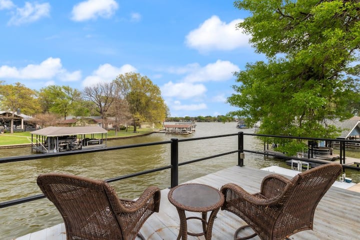 Cozy Serene Lakefront; Firepit, Kayaks, Sunroom - Tool, TX