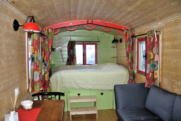 Chambre D'hôte Dans Roulotte Aménagée Cuisine+sdb - Cruseilles