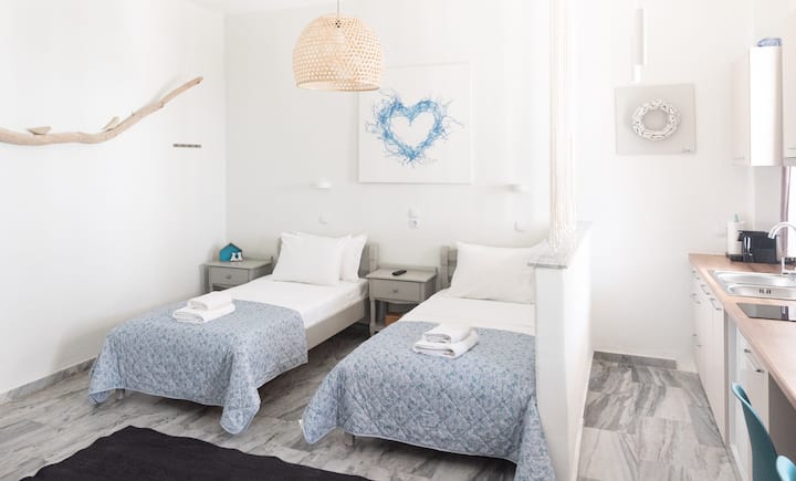 Swell S9 New Studio In Naousa - Paros