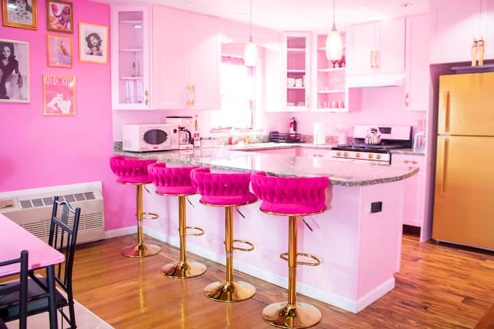 The Pink Speakeasy - Pink Airbnb 20 Mins To Nyc - Edgewater, NJ