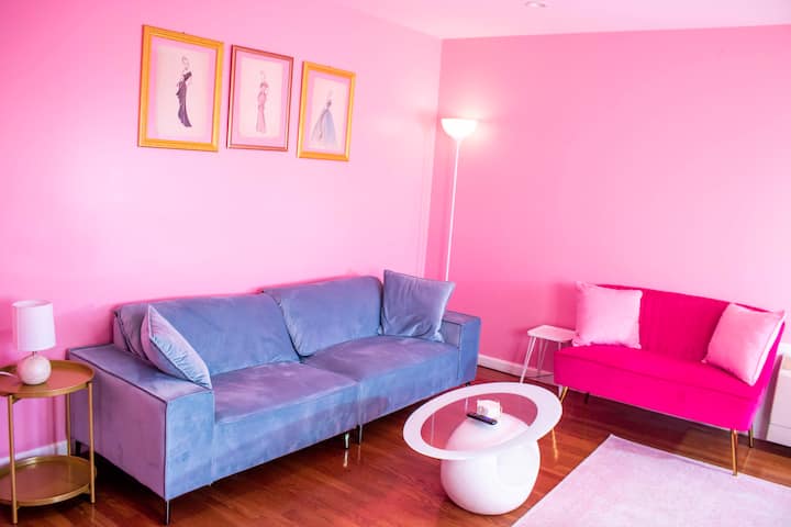 The Pink Speakeasy - Pink Airbnb 20 Mins To Nyc - West New York, NJ