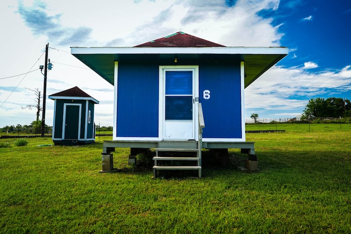Family Farms Cabin 6 | Lake Views W/ Country Hills - Texas Renaissance Festival