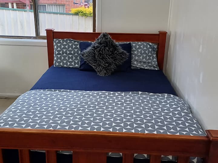 Graceful Room At West Sydney (Men Only) - Saint Marys